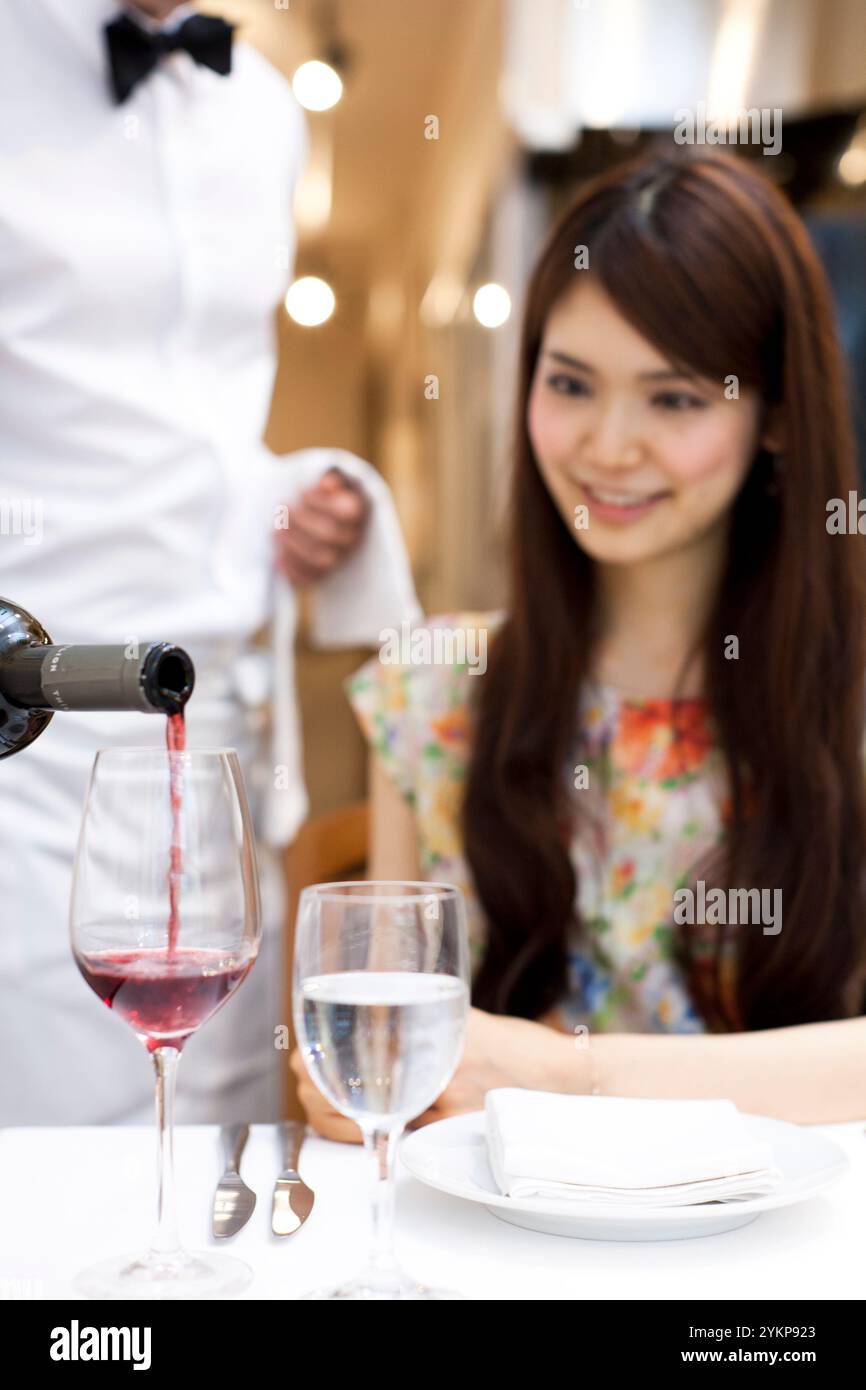 Sommelier waiter hi-res stock photography and images - Alamy