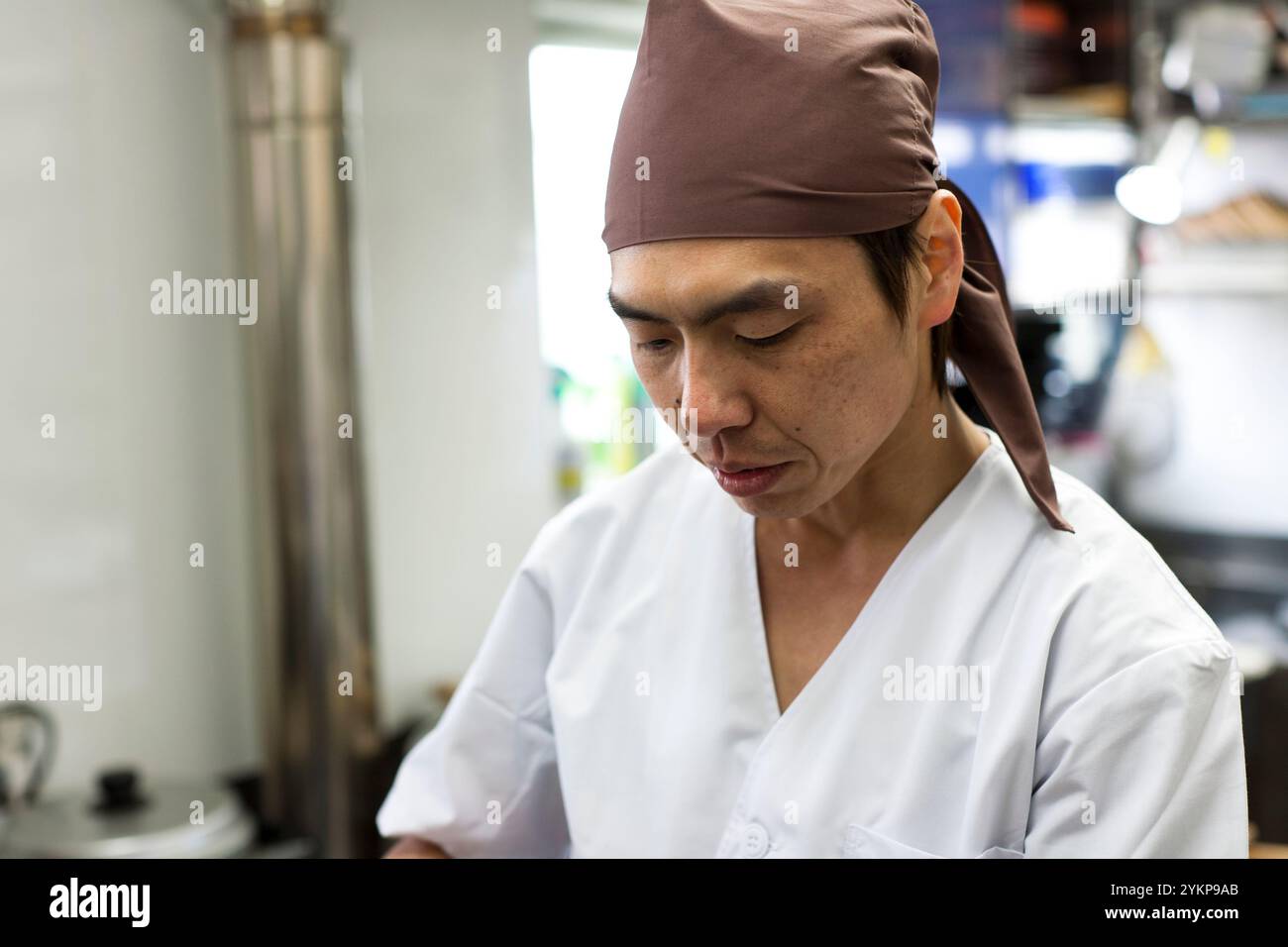Kitchen uniform hi-res stock photography and images - Alamy
