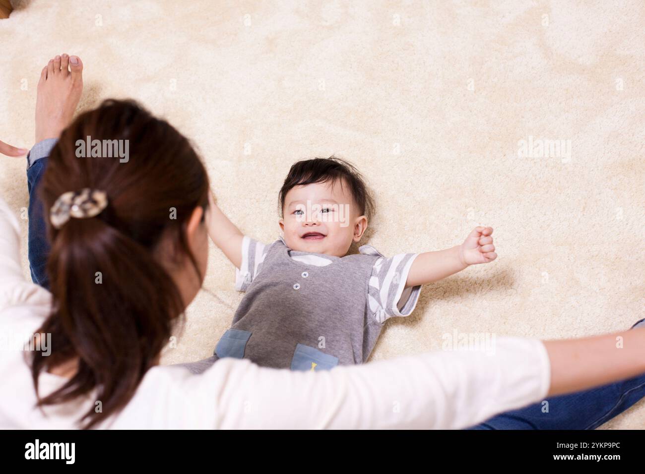 Mother watch child gymnastics hi-res stock photography and images - Alamy