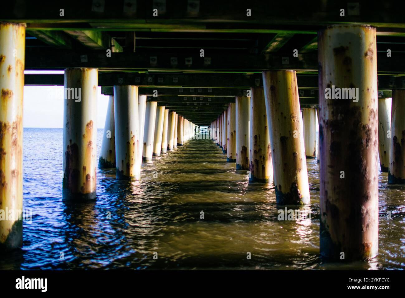 Pier columns hi-res stock photography and images - Alamy