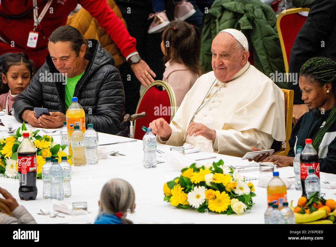 Vatican City, Vatican. 17th Nov, 2024. Pope Francis dines with the poor ...