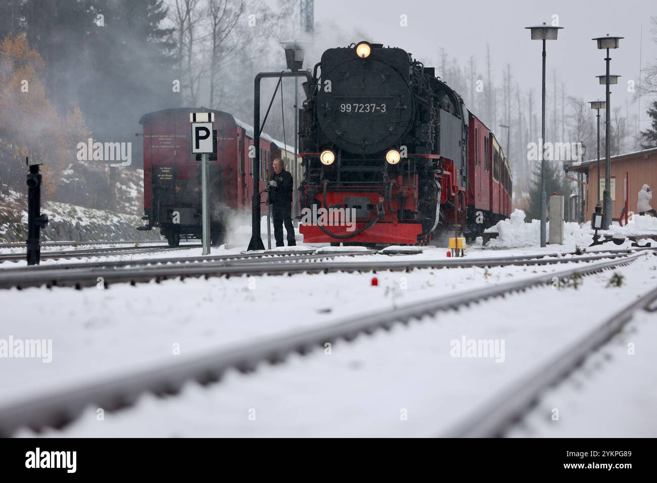 Schierke, Germany. 19th Nov, 2024. A Harzer Schmalspurbahnen GmbH train ...