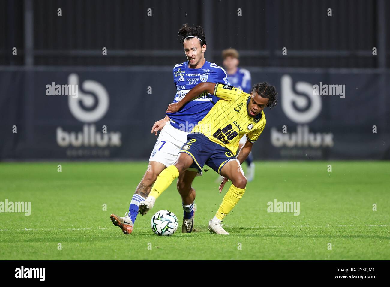 27 Lisandru Tramoni (scb) - 02 Therence KOUDOU (pau) during the Ligue 2 BKT match between Pau ...