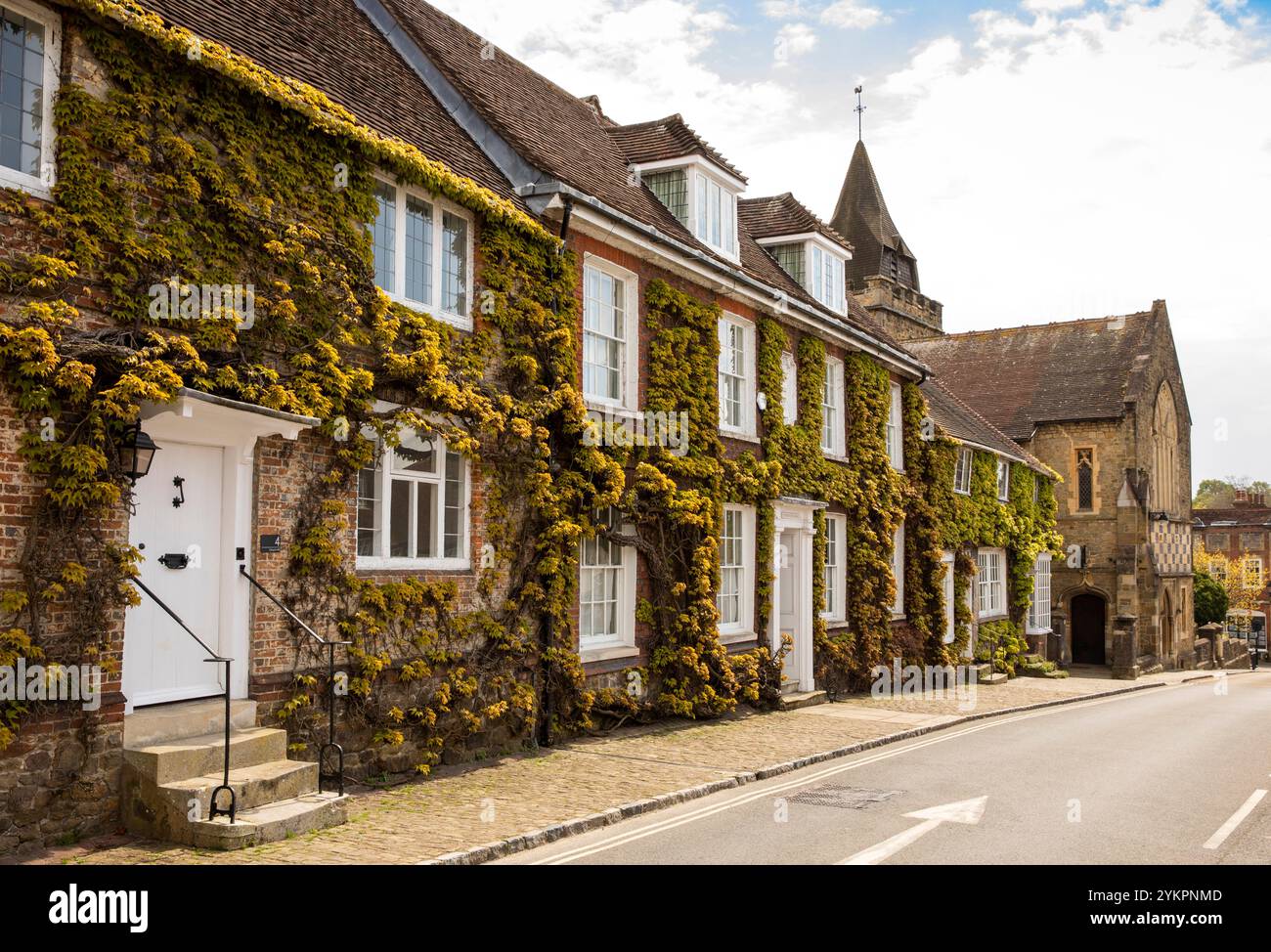 UK, England, West Sussex, Midhurst, Church Hill, creeper clad Tudor ...