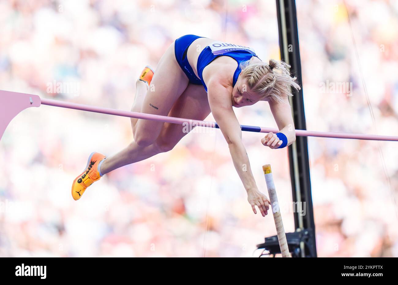 Wilma Murto participating in the pole vault at the Paris 2024 Olympic ...