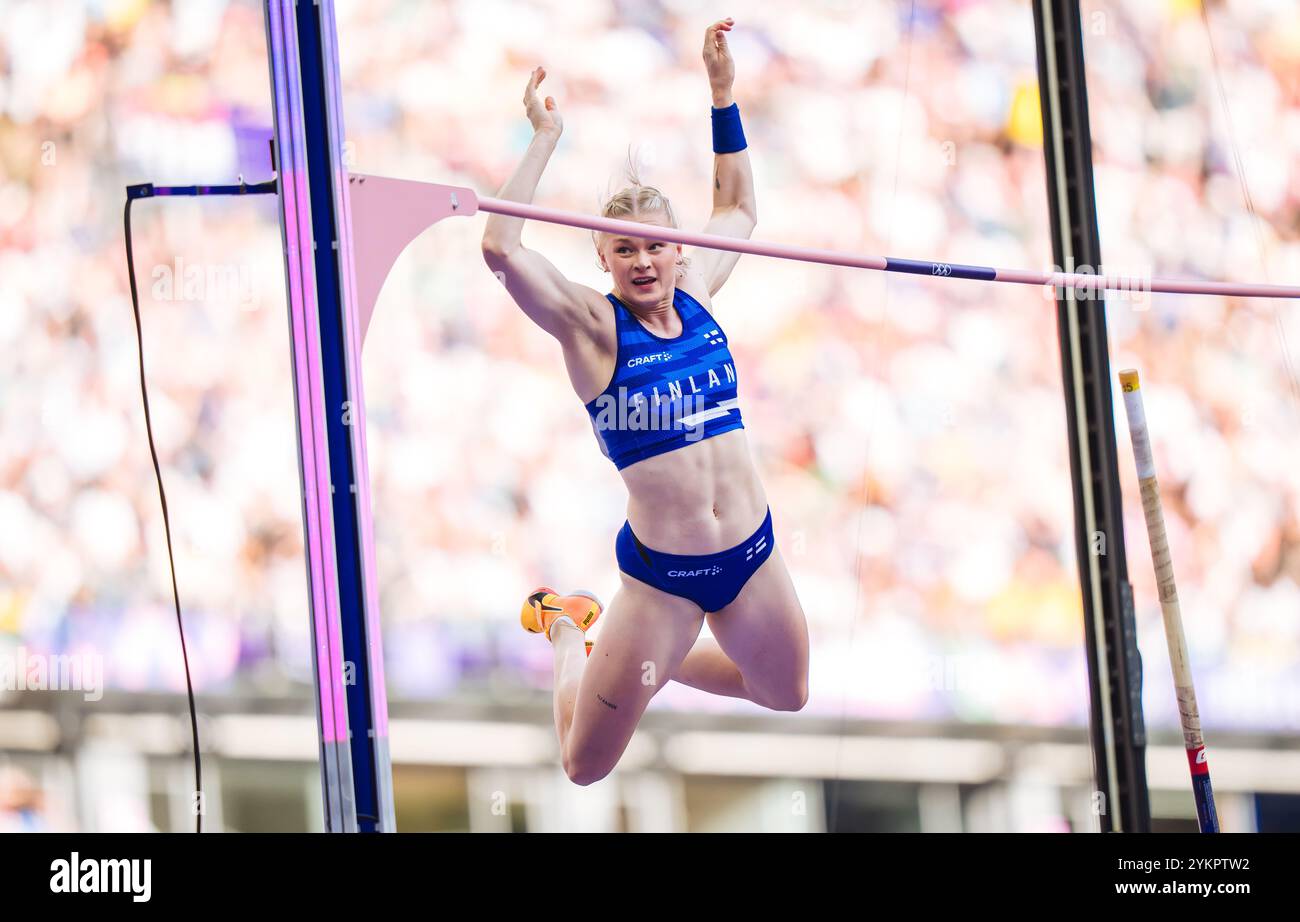 Wilma Murto participating in the pole vault at the Paris 2024 Olympic ...
