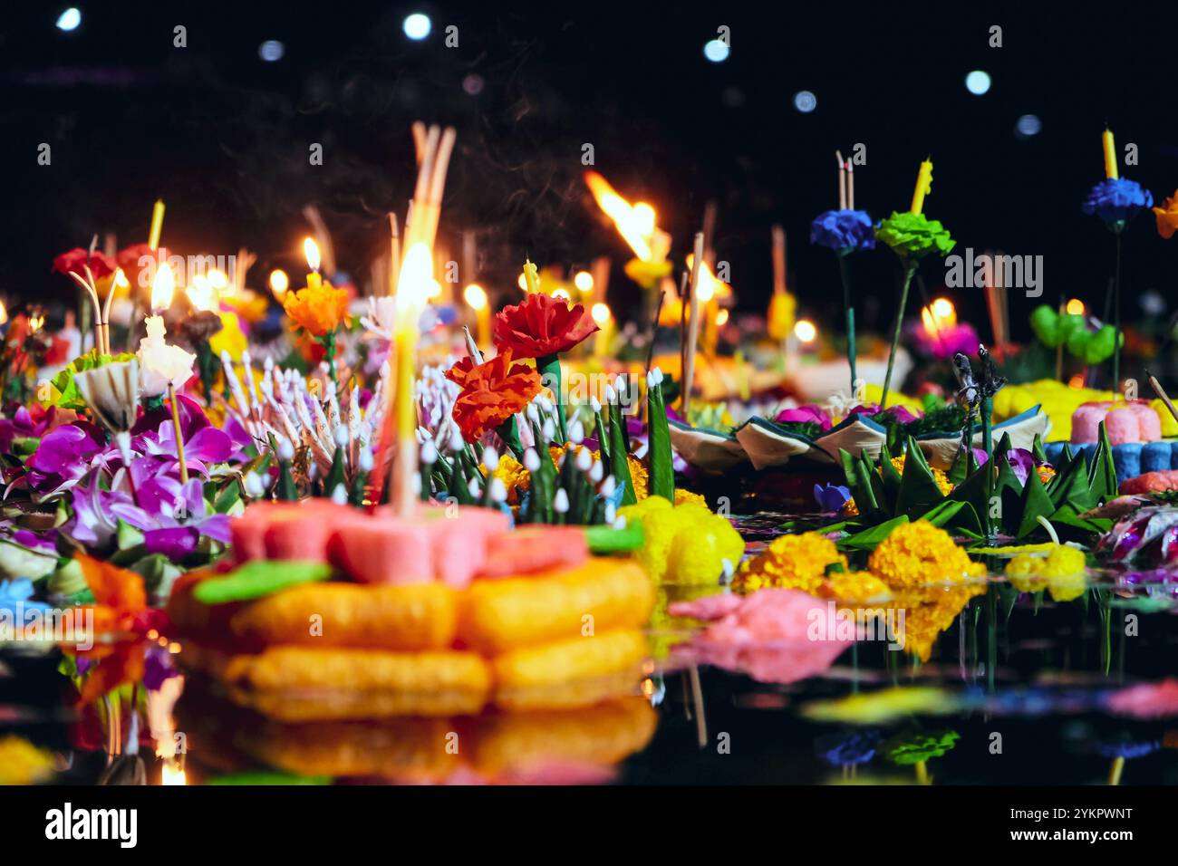 Loi Krathong festival, Loy Krathong Day is one of the most popular ...