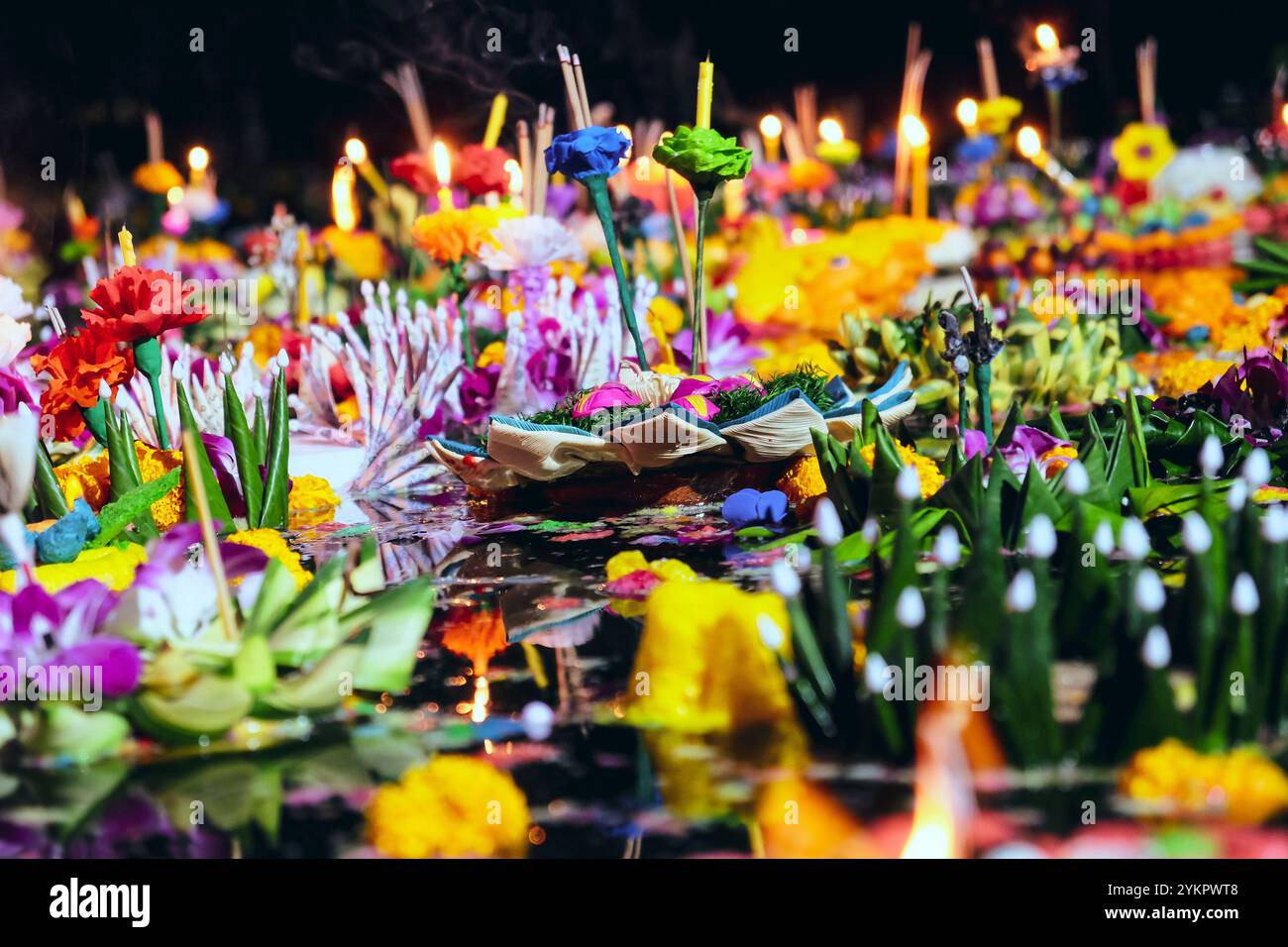 Loi Krathong festival, Loy Krathong Day is one of the most popular ...