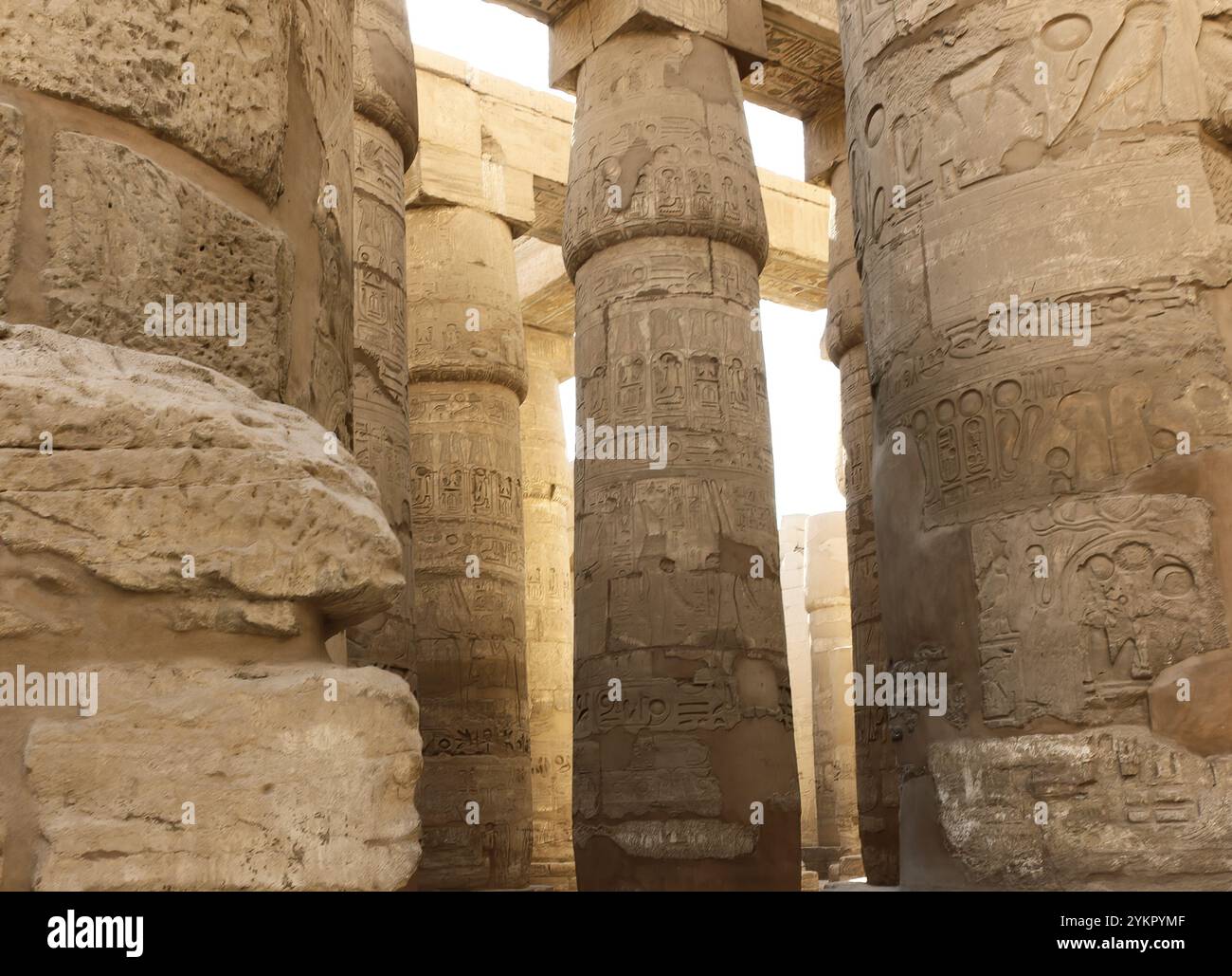 Ancient hieroglyphics carved on the towering columns of Karnak Temple Stock Photo - Alamy