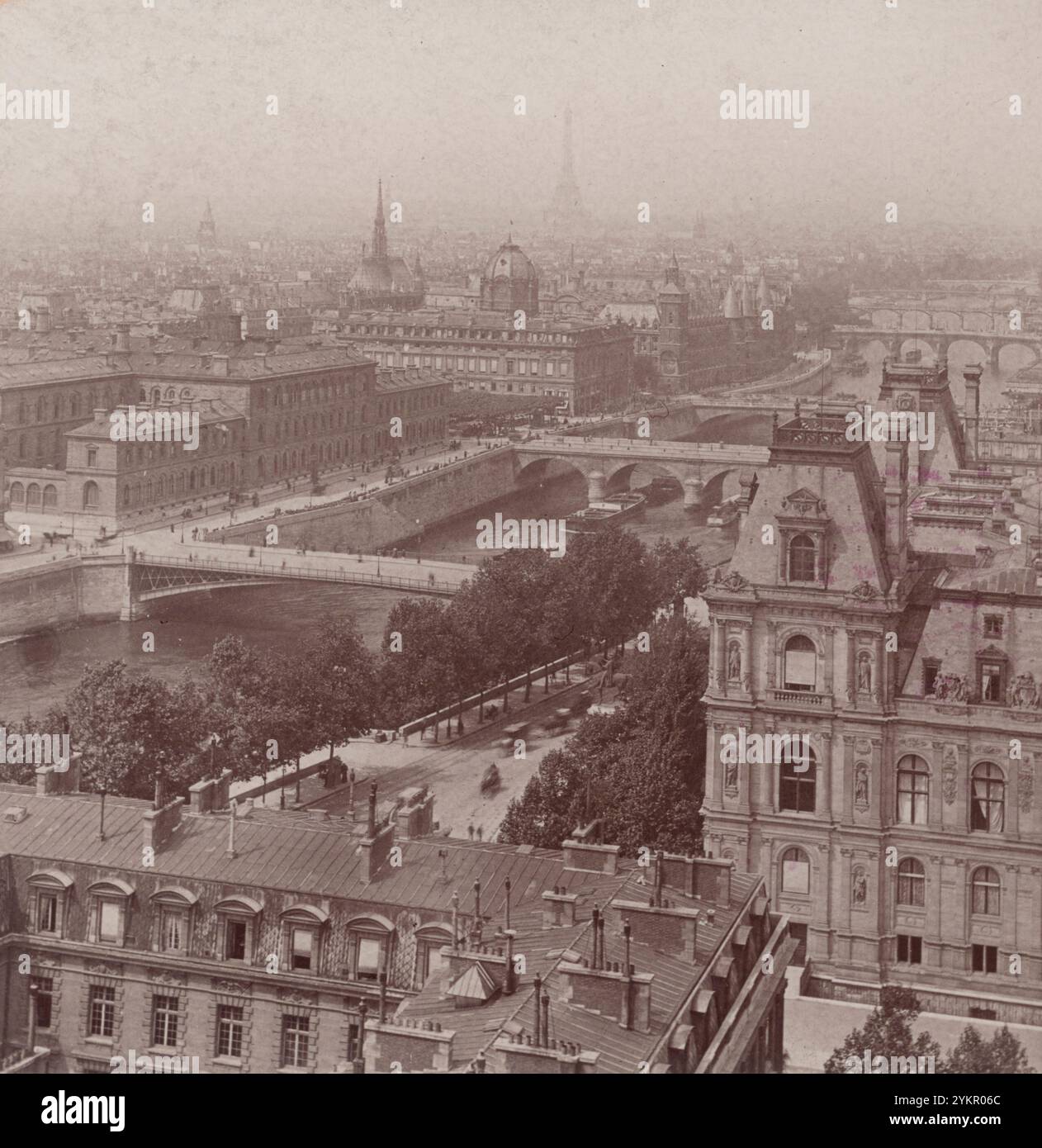 Vintage 1930s paris hi-res stock photography and images - Alamy