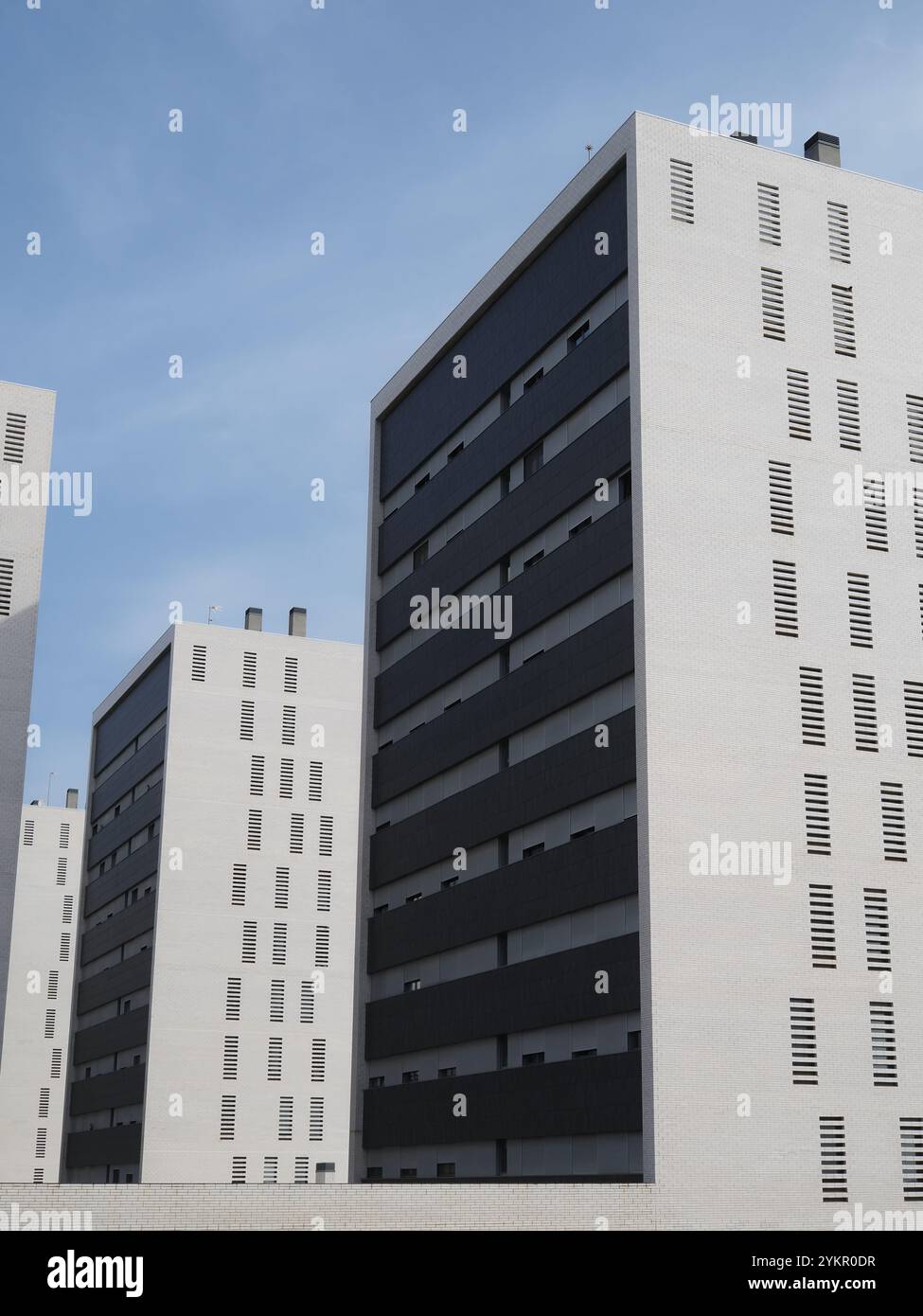 Cluster of high rise buildings hi-res stock photography and images - Alamy