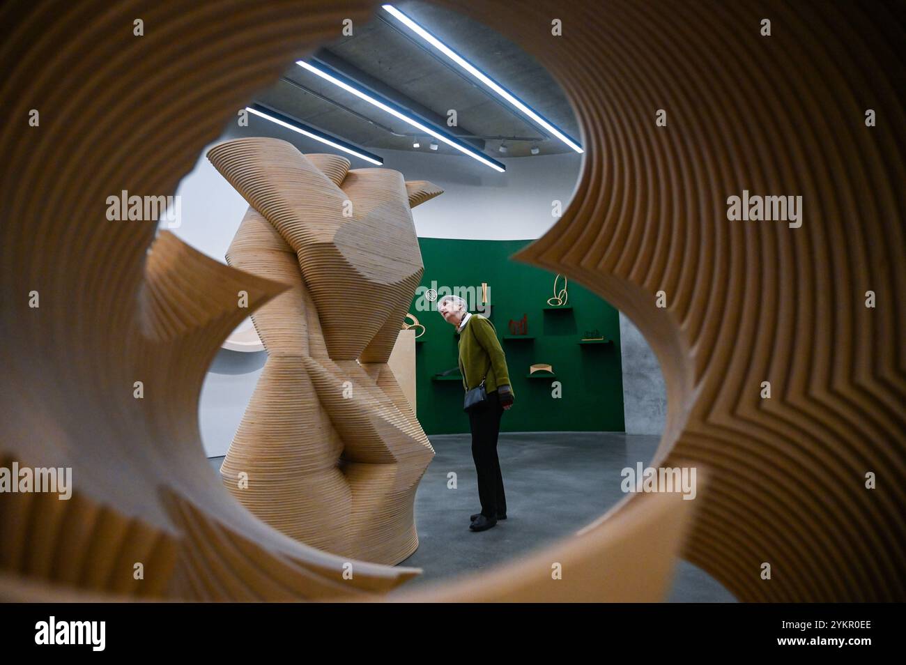 Nigel hall sculptures uk hi-res stock photography and images - Alamy