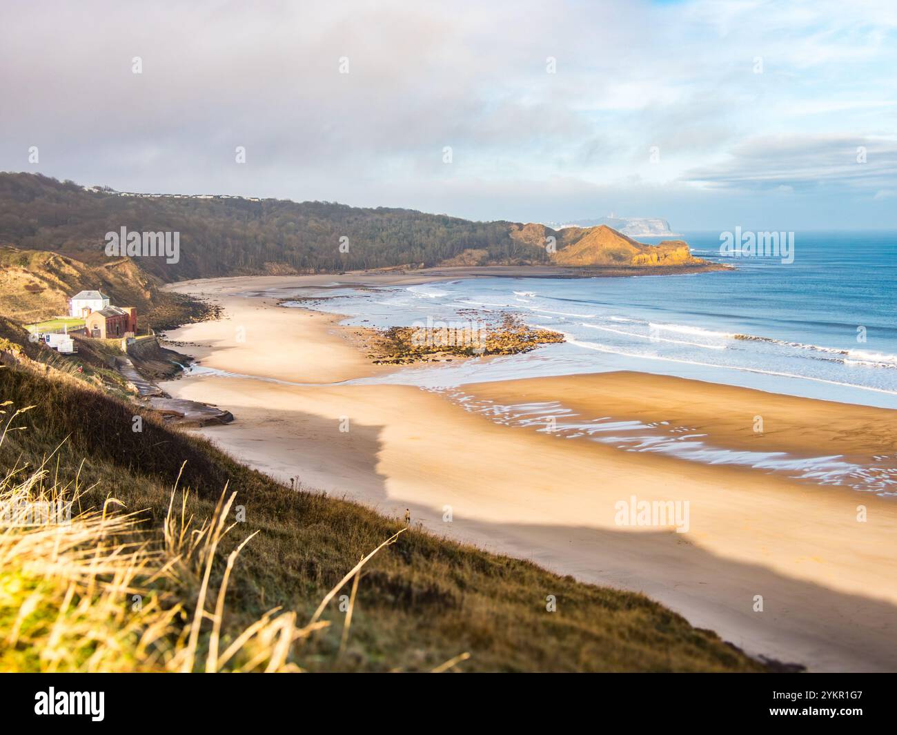Cayton bay beach hi-res stock photography and images - Alamy