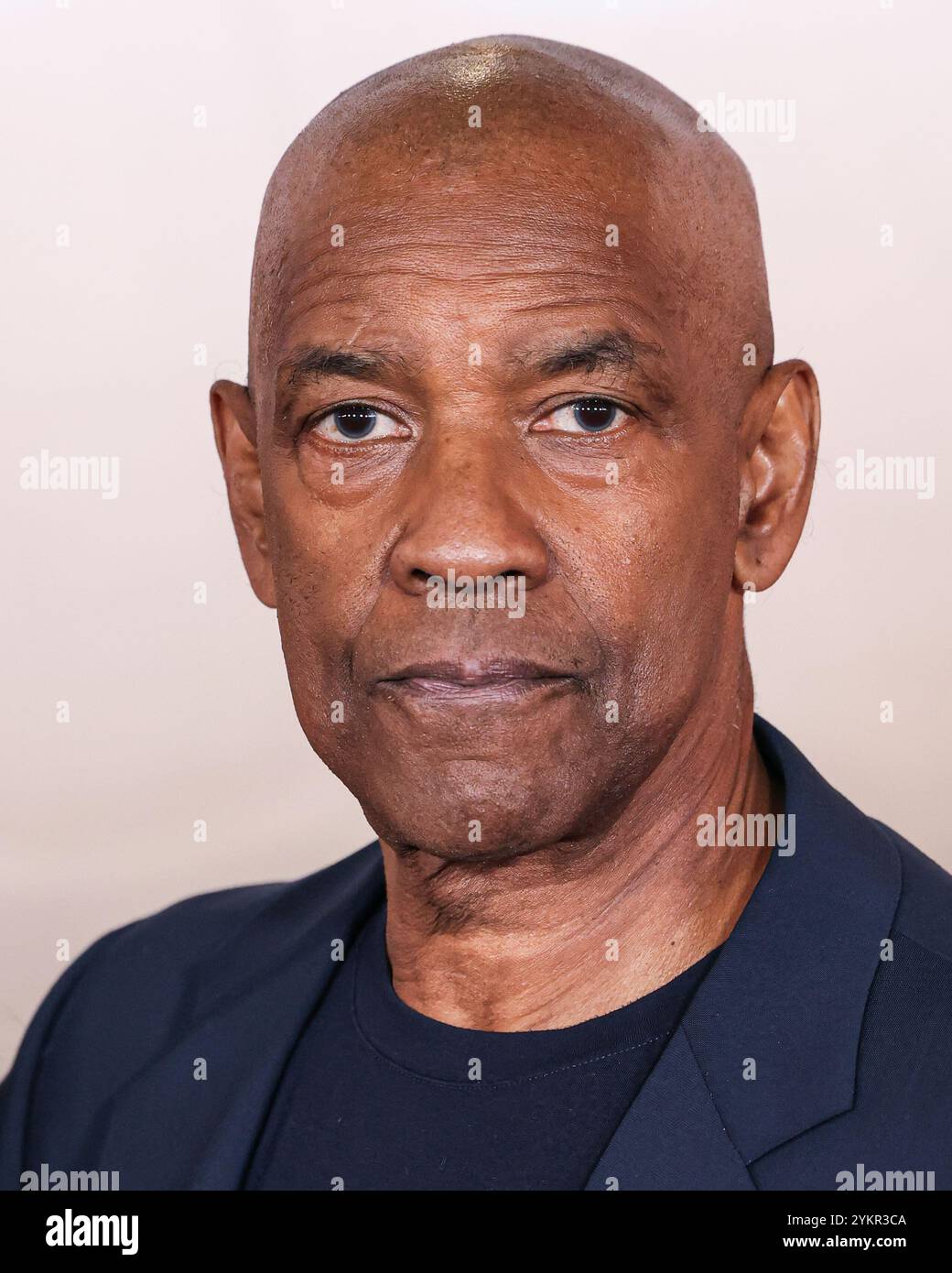 HOLLYWOOD, LOS ANGELES, CALIFORNIA, USA - NOVEMBER 18: Denzel ...