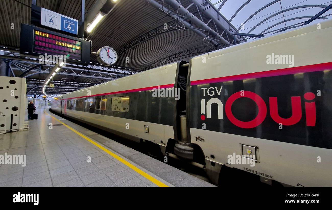 TGV Inoui, Lille Europe railway station, Nord, France Stock Photo - Alamy