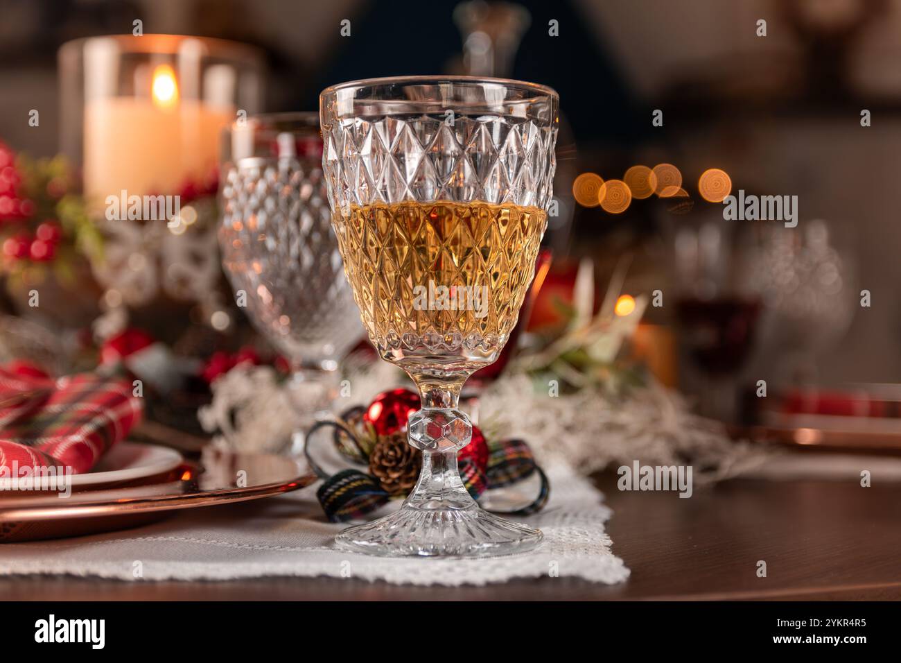 Refined holiday dining table hi-res stock photography and images - Alamy