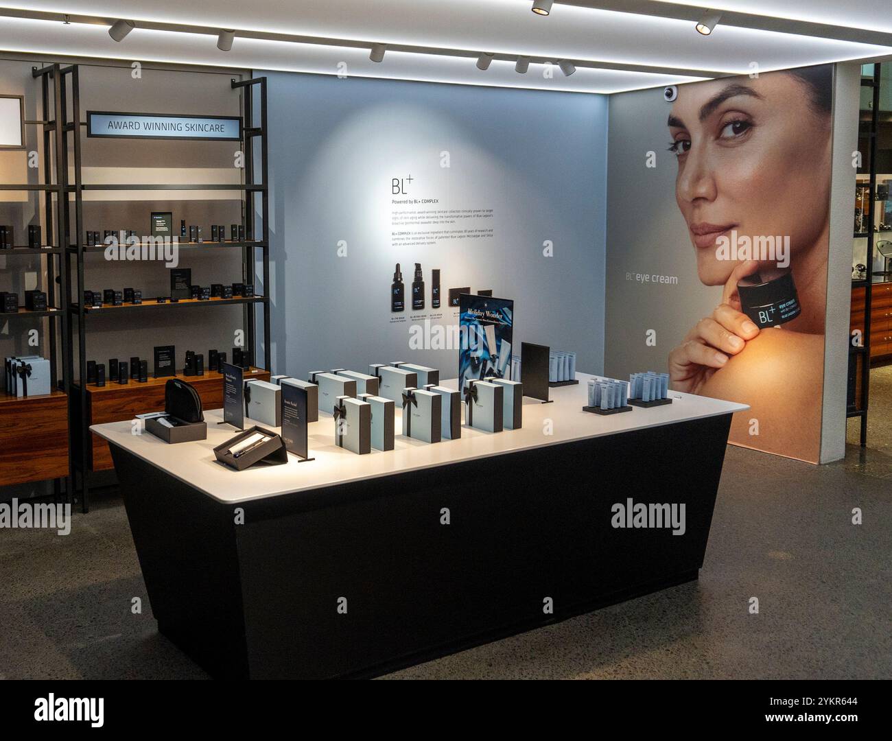 Cosmetics counter hi-res stock photography and images - Alamy
