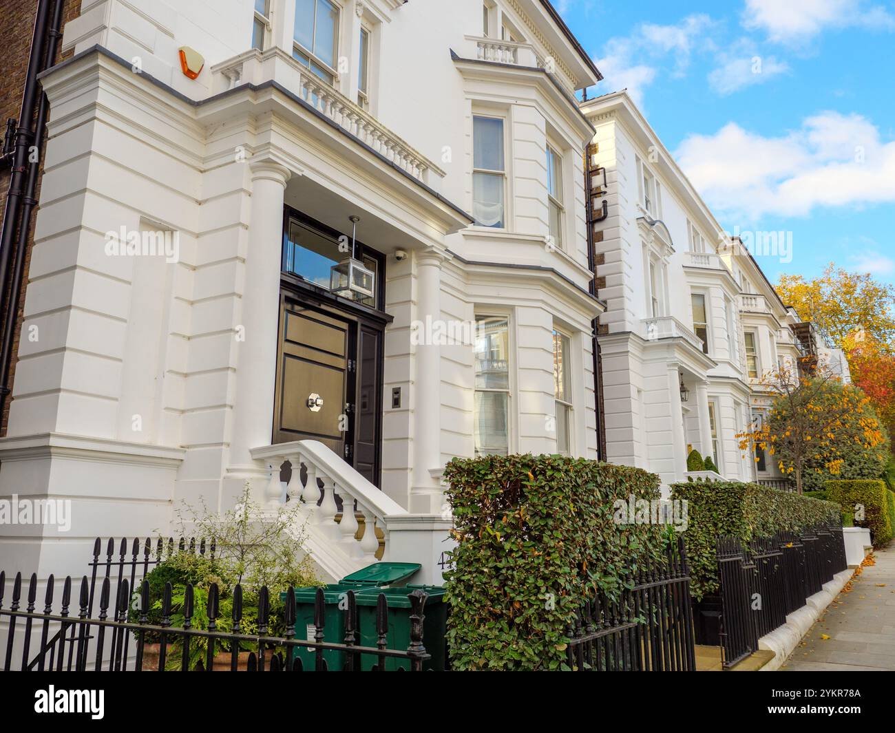 Kensignton houses hi-res stock photography and images - Alamy