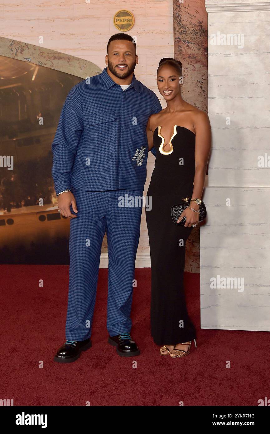 Aaron Donald mit Ehefrau Erica Donald bei der Premiere des Kinofilms ...