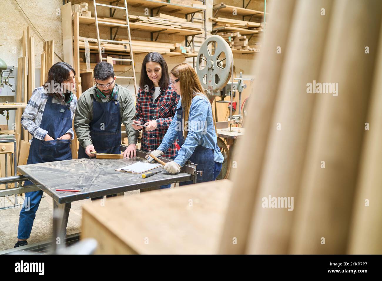 Team collaboration diverse construction hi-res stock photography and images - Alamy