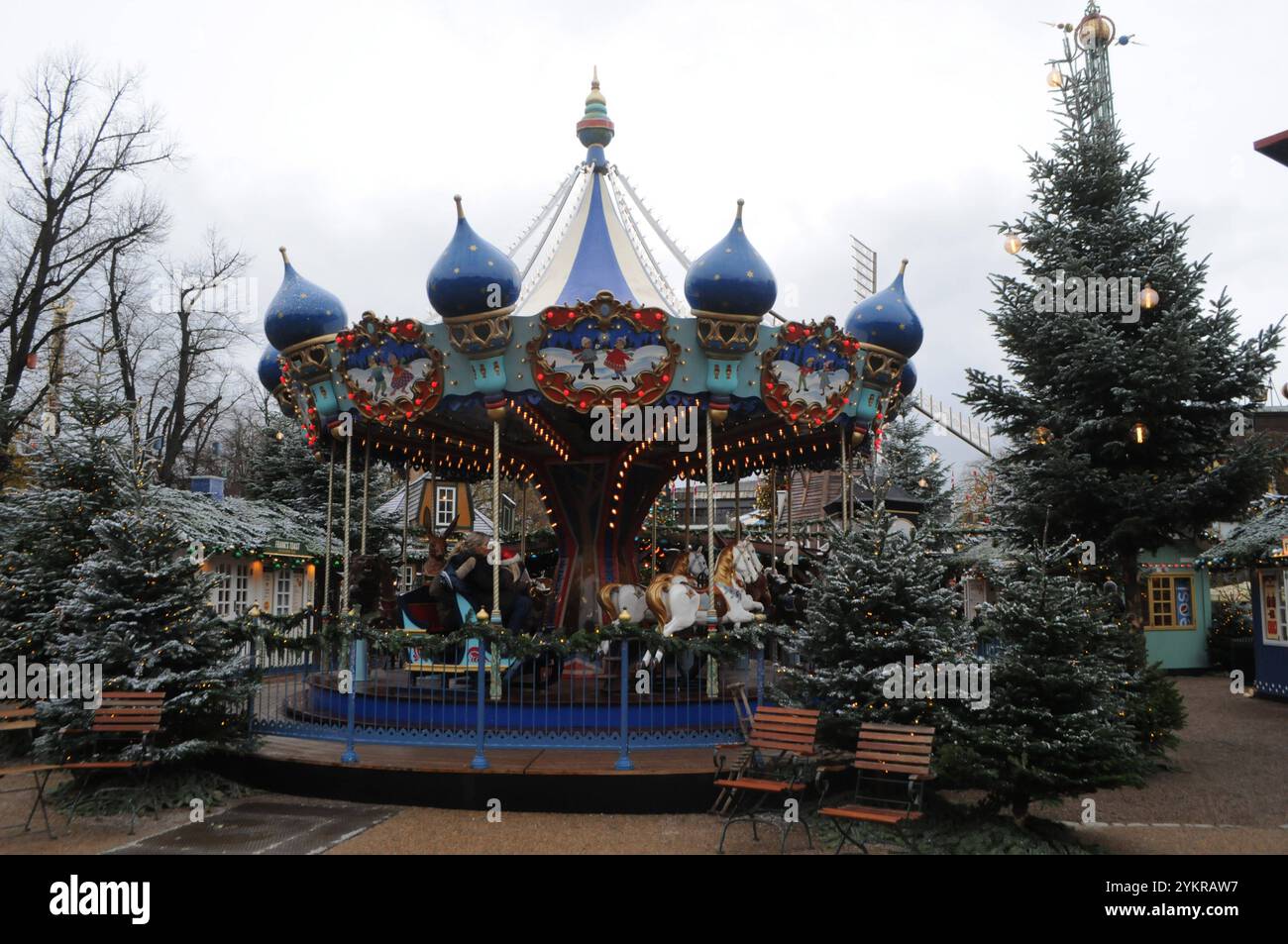 Copenhagen/ DenmarK/19 November 2024/ Jul i tivoli or chistms in tivoli ...