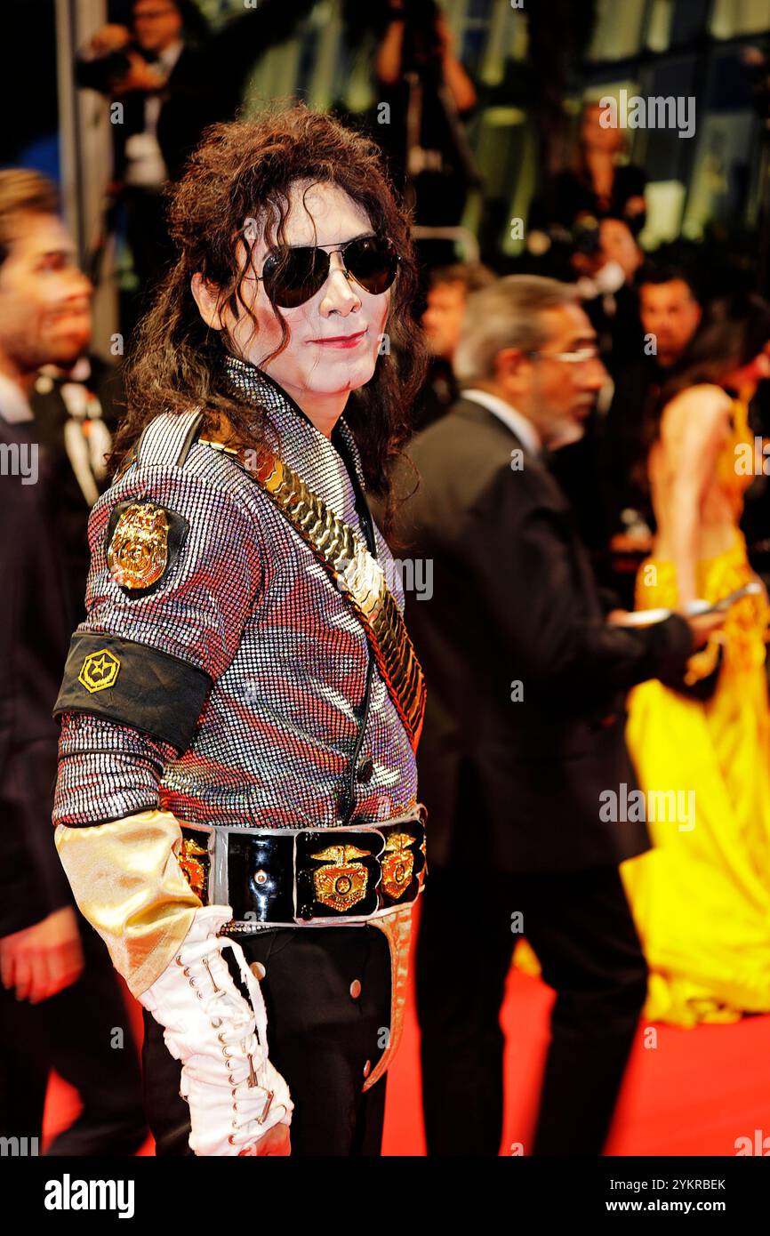 A Michael Jackson double on the red carpet of the Cannes Film Festival ...