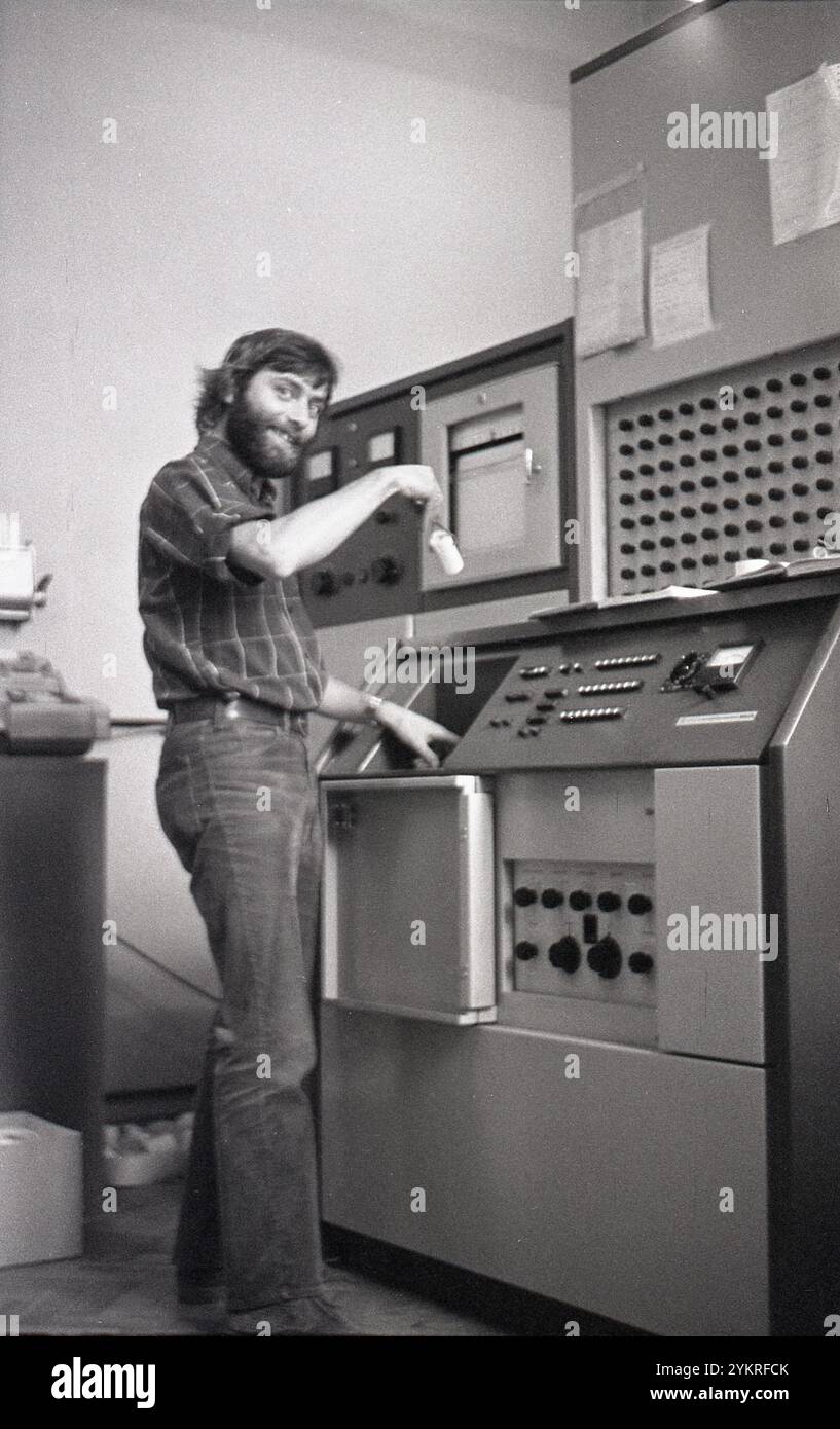 Mass Spectrometer, Science Lab, 1971 Stock Photo - Alamy