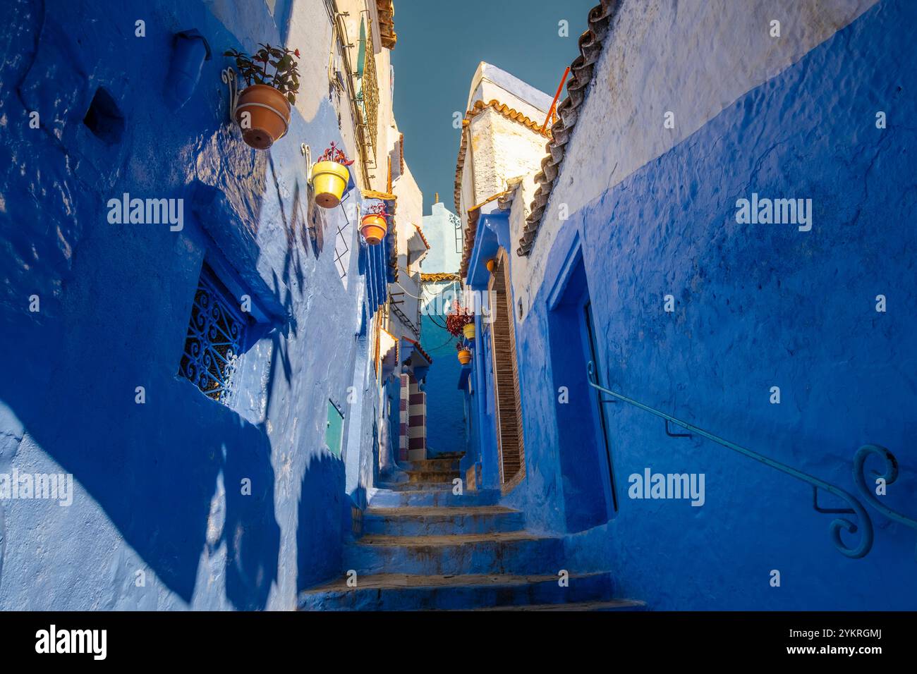 Beautiful blue medina chefchaouen hi-res stock photography and images ...