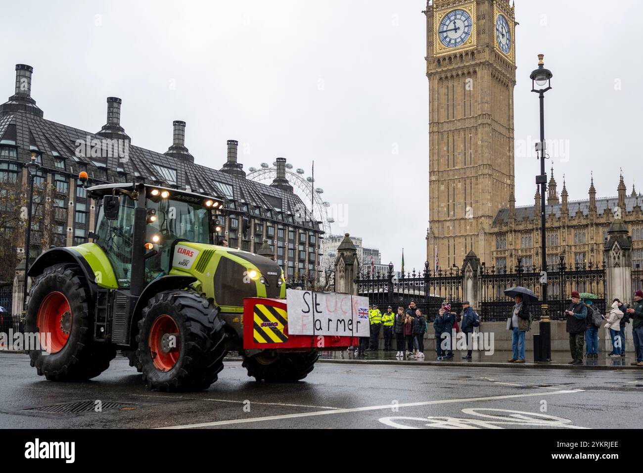 London, UK. 19 November 2024. Tractors join members of the farming ...