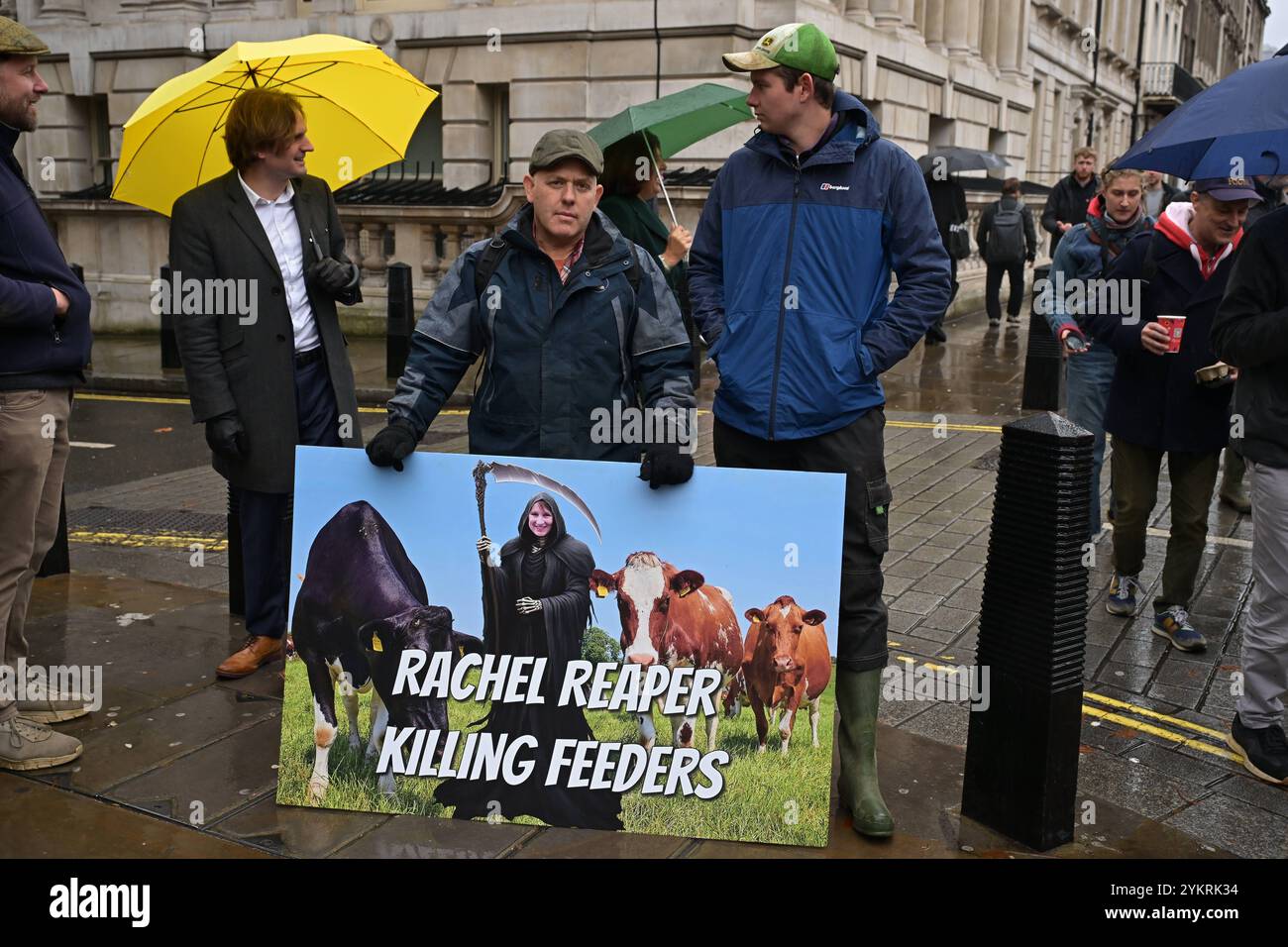 Farmers Demonstration London Farm owners and people in the farming ...