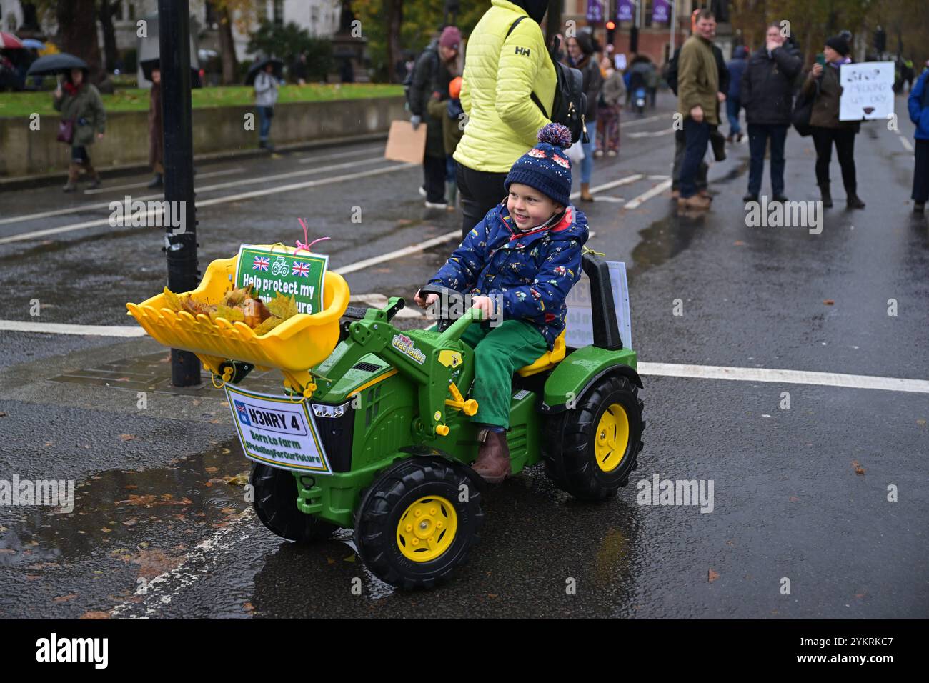 Farmers Demonstration London Farm owners and people in the farming ...