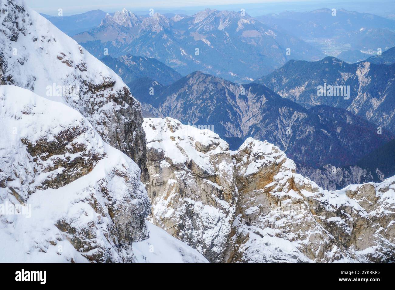 Blick von der Zugspitze - Zugspitze 11.10.2024: Zugspitzgipfel *** View ...