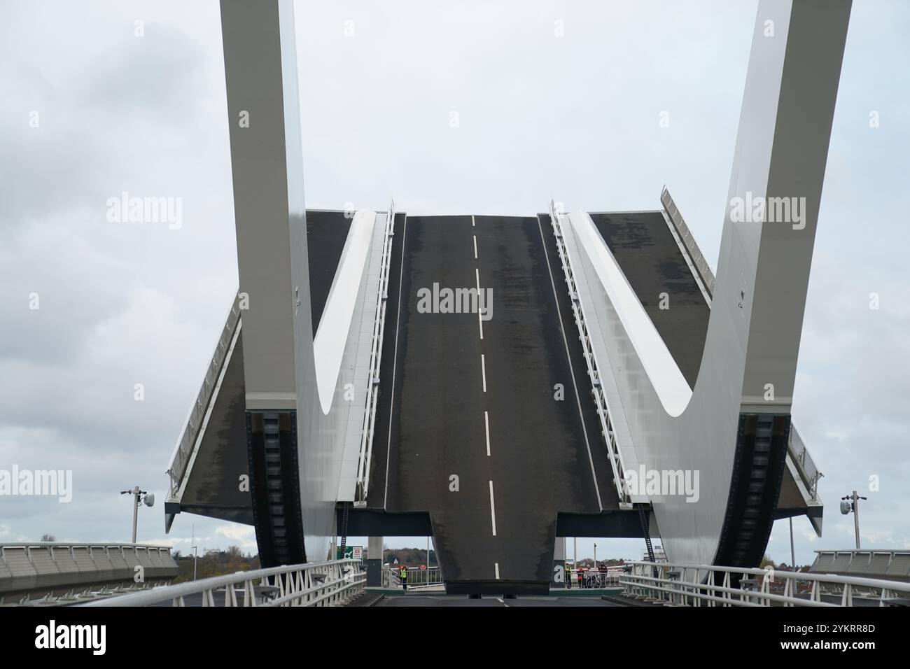 The Gull Wing Bridge in Lowestoft, Suffolk, the largest rolling bascule ...