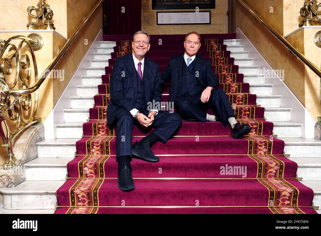 Penn (left) and Teller pose on the steps of the London Palladium in ...