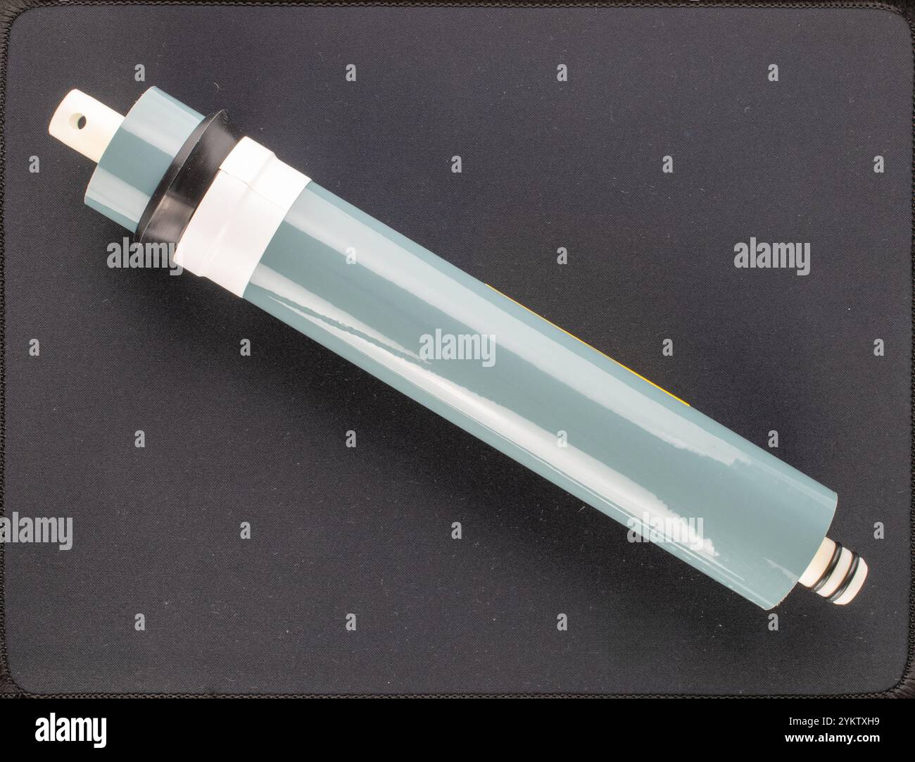 One membrane cartridge for standard reverse osmosis water purification ...