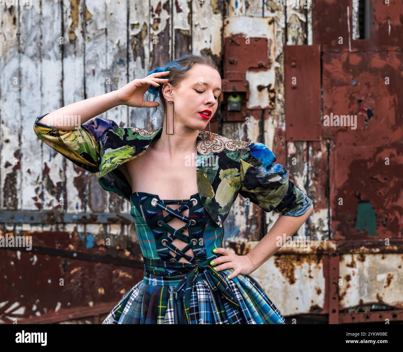 Tartan fashion show hi-res stock photography and images - Alamy