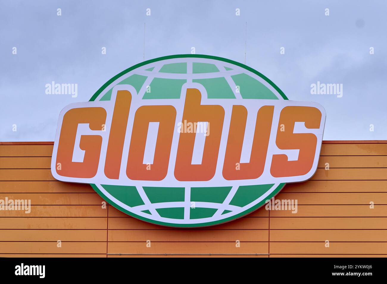 Koblenz, Germany. 19th Nov, 2024. The Globus supermarket in Koblenz ...