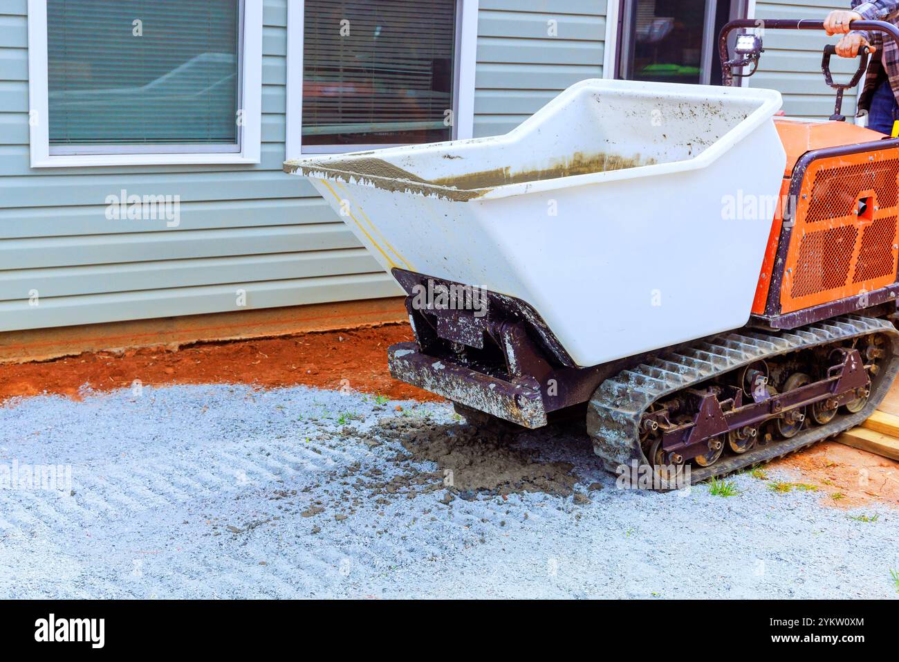 Tracked dumper versatility hi-res stock photography and images - Alamy
