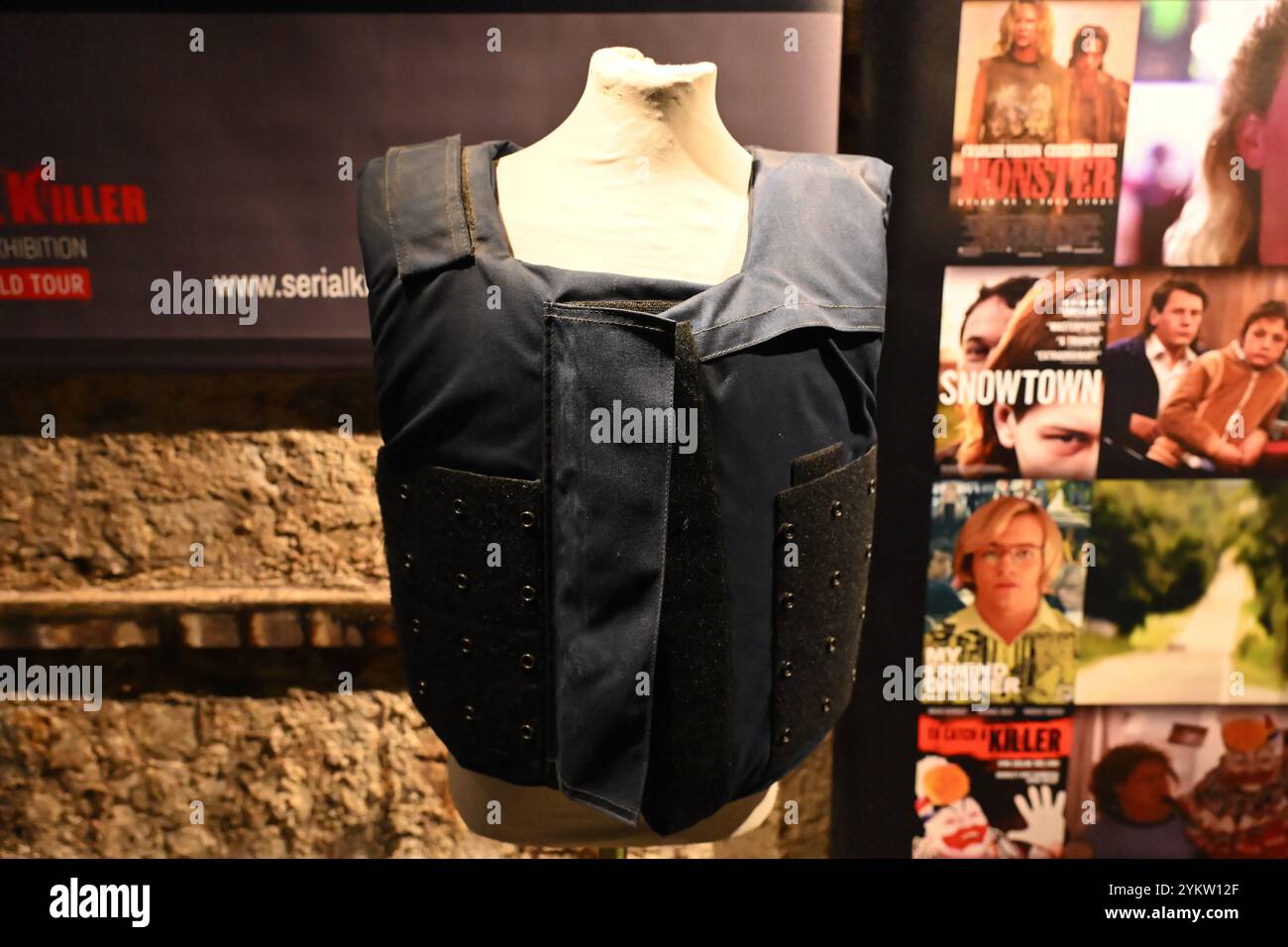Costume worn by Julianne Moore in “Hannibal” (2001 Stock Photo - Alamy