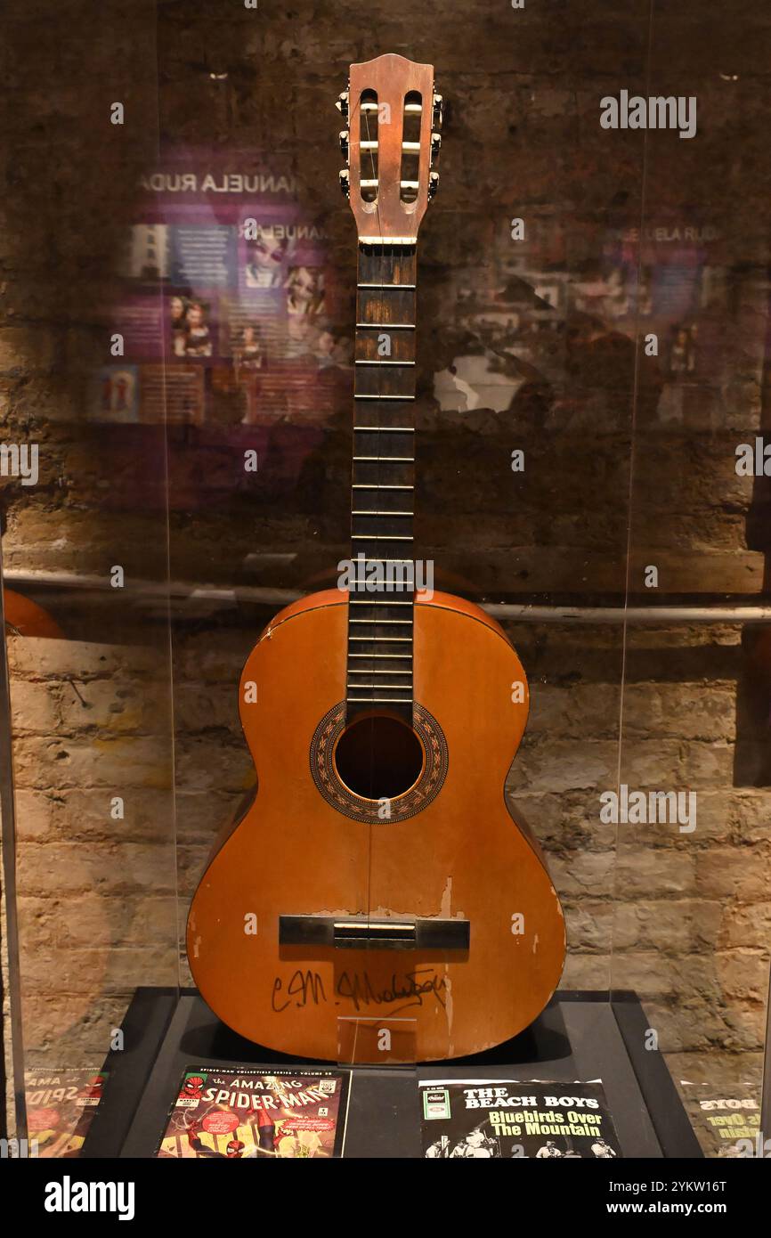 Charles manson hi-res stock photography and images - Alamy