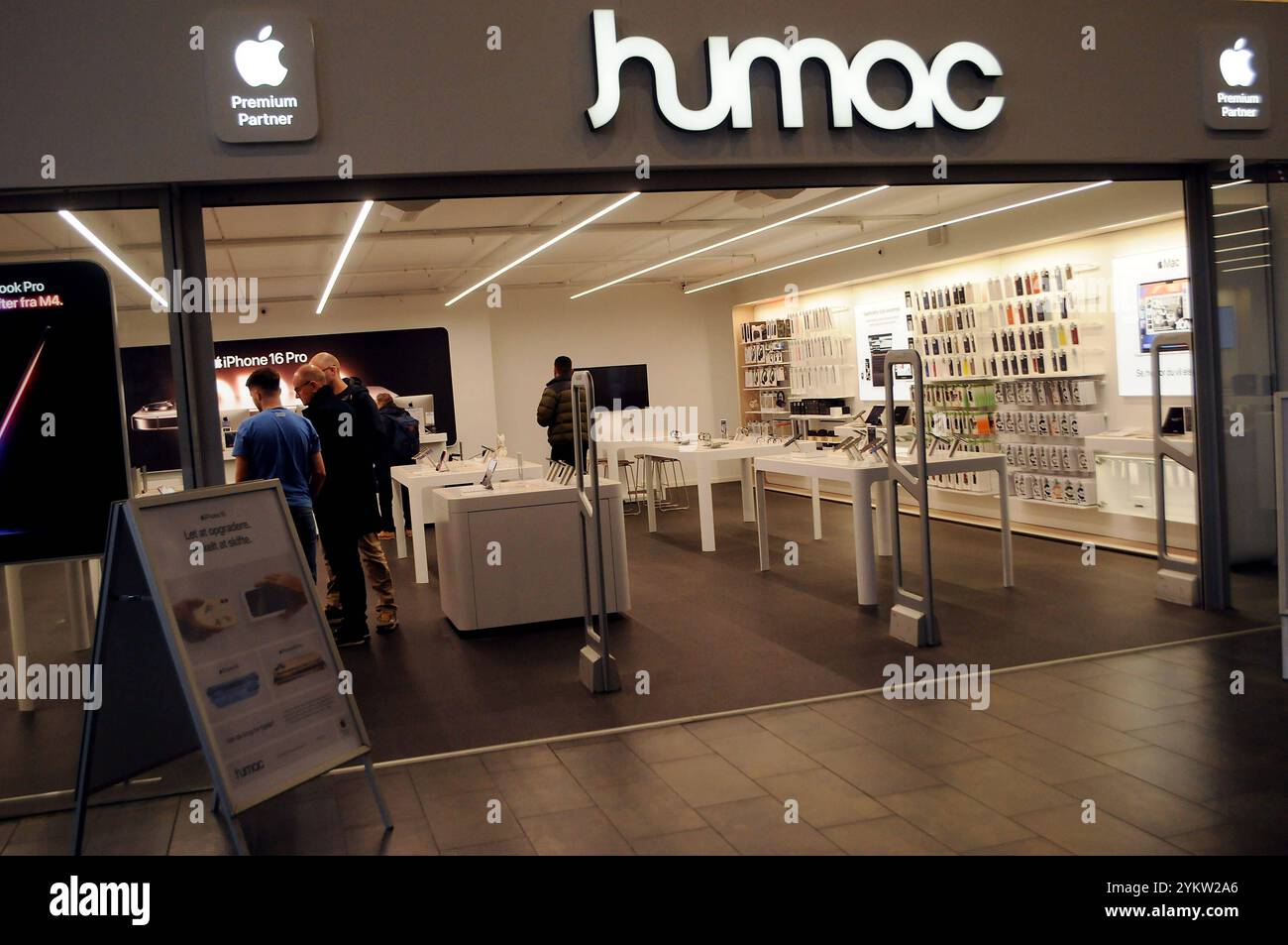 Copenhagen/ DenmarK/19 November 2024/ Allple premium partner humac store in copenhagn denmark ...
