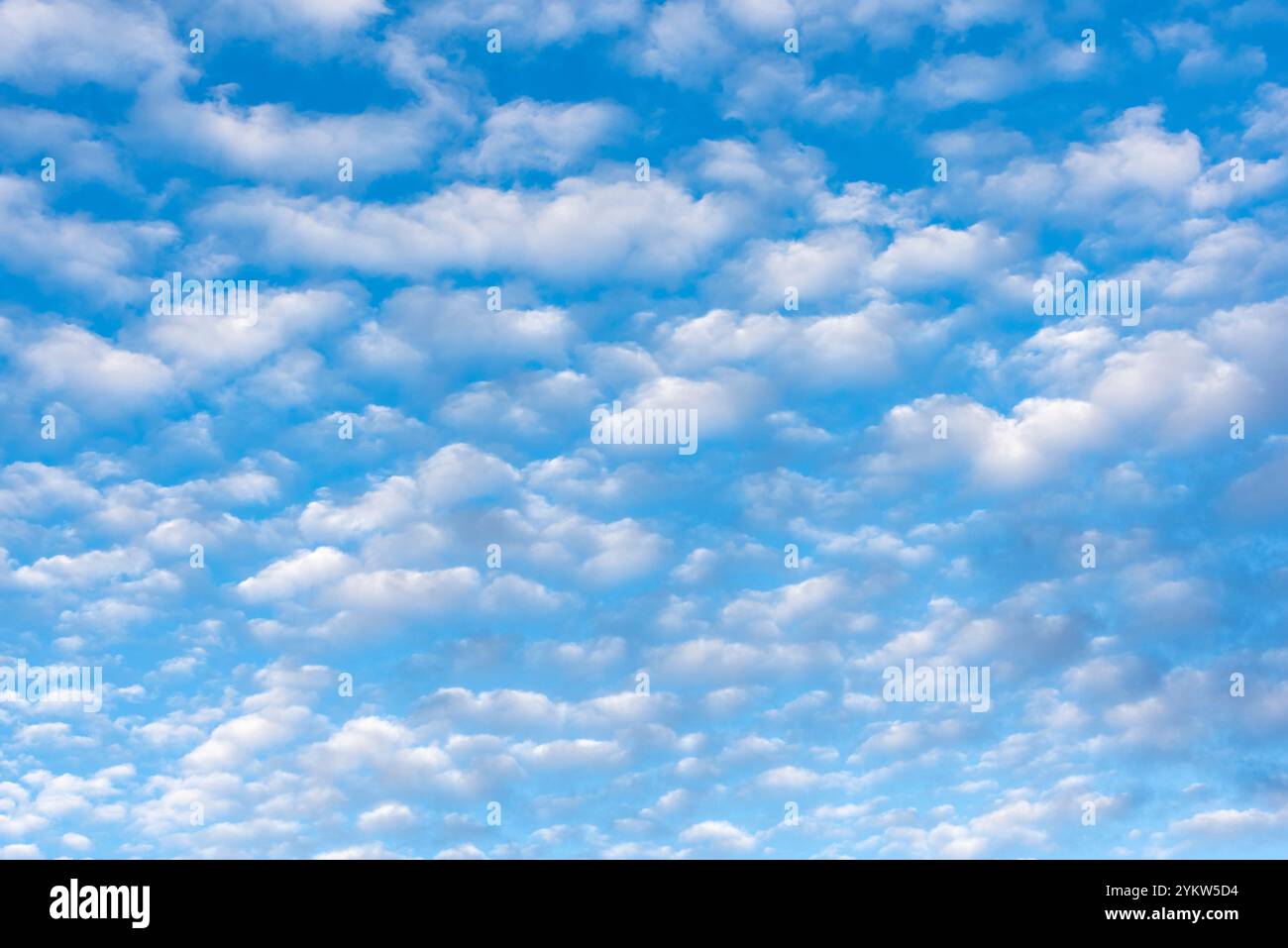 Sol nube hi-res stock photography and images - Alamy