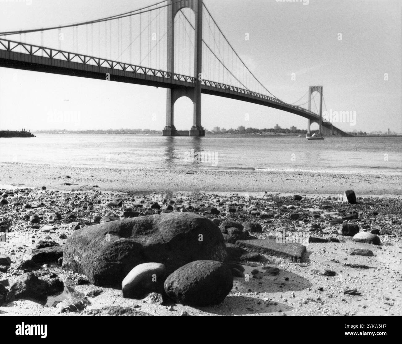 New York City, NY, USA, 1982. View of the Bronx- Whitestone Bridge ...