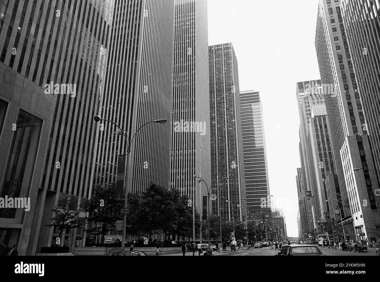 New York City, USA, 1982. View of the 6th Avenue in Manhattan Stock ...