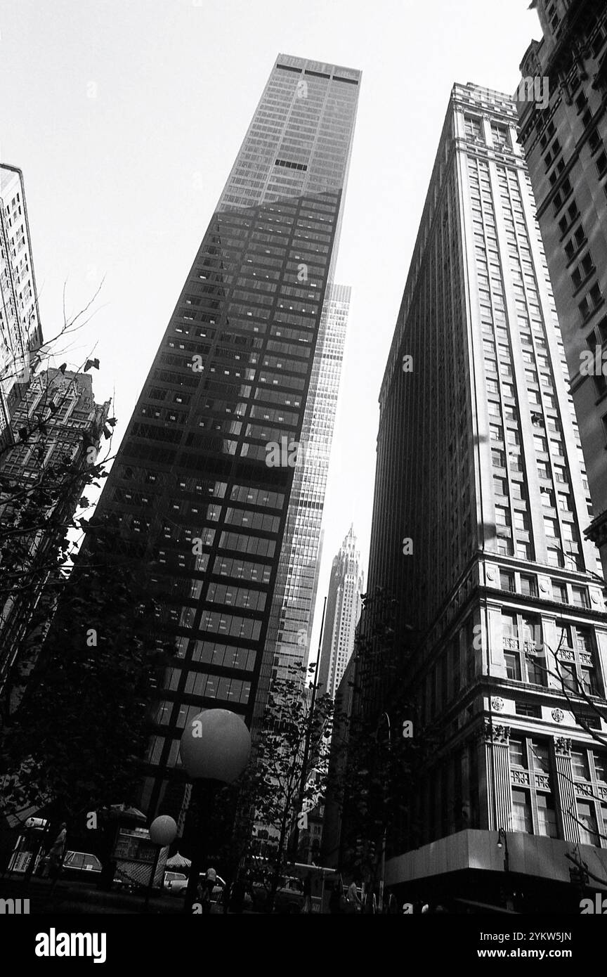 New York City, NY, USA, 1982. View of the 140 Broadway Building and the ...