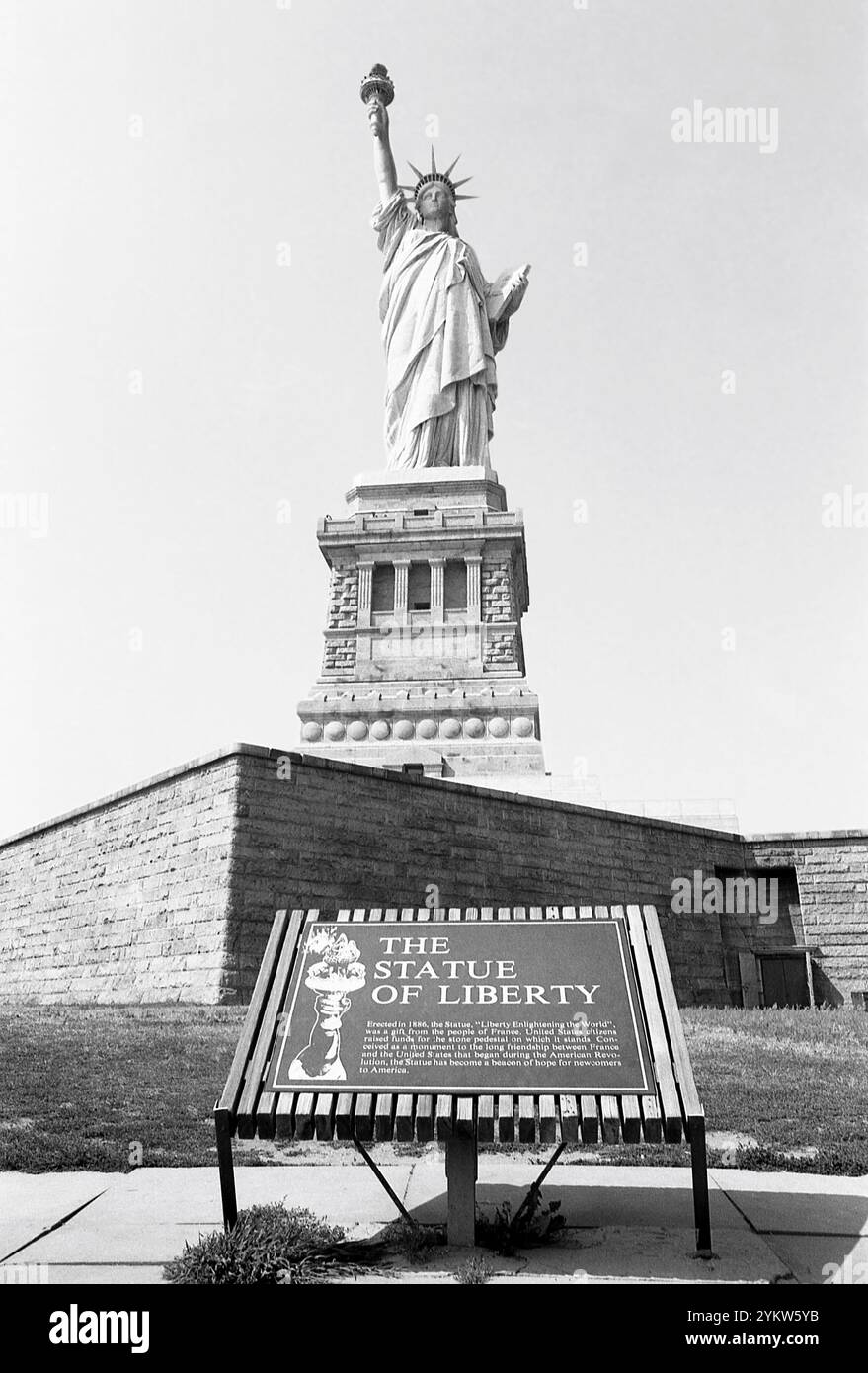 New York, USA, 1982. View of the Statue of Liberty and of an ...