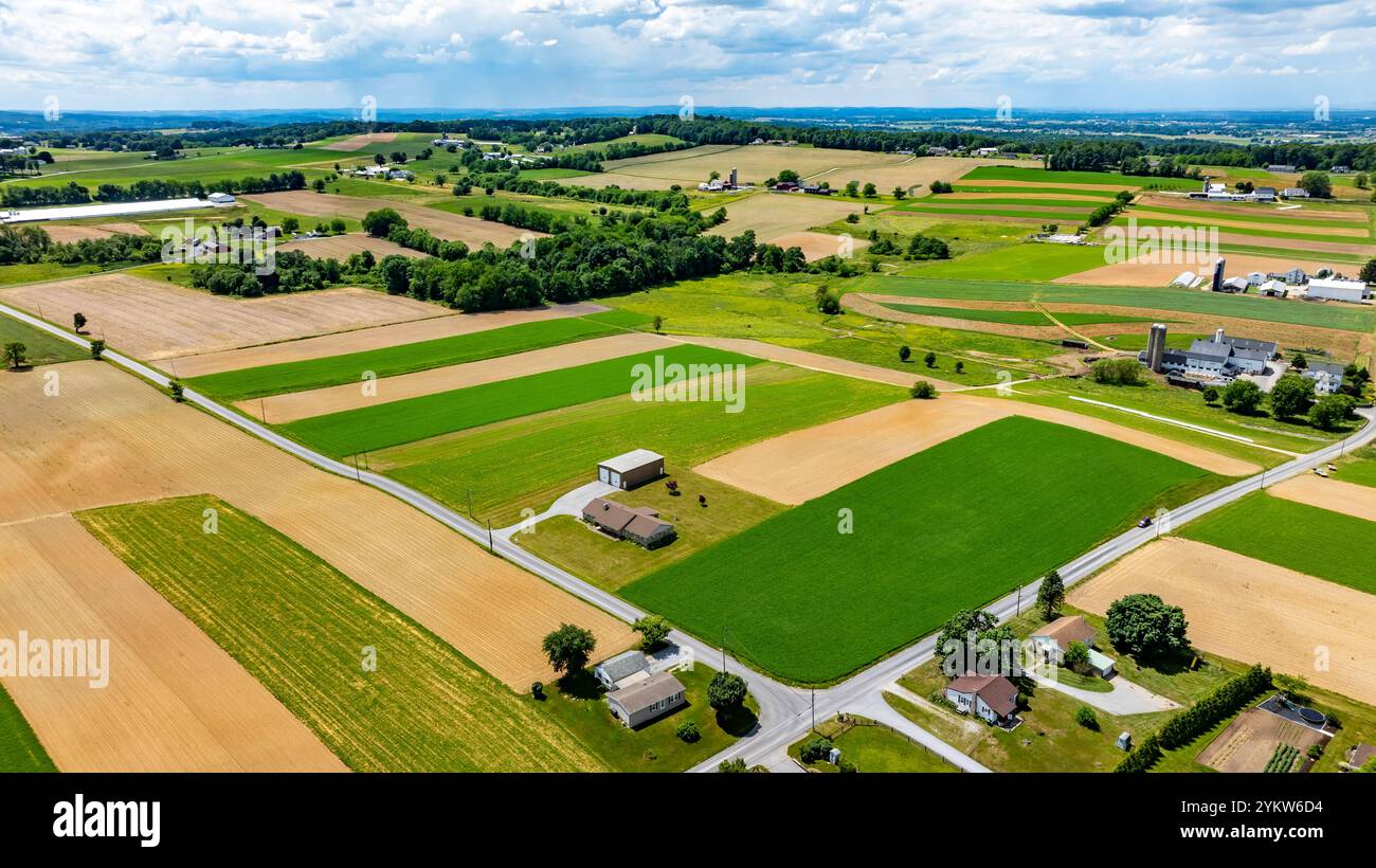 Rolling farm fields woodlands hi-res stock photography and images - Alamy