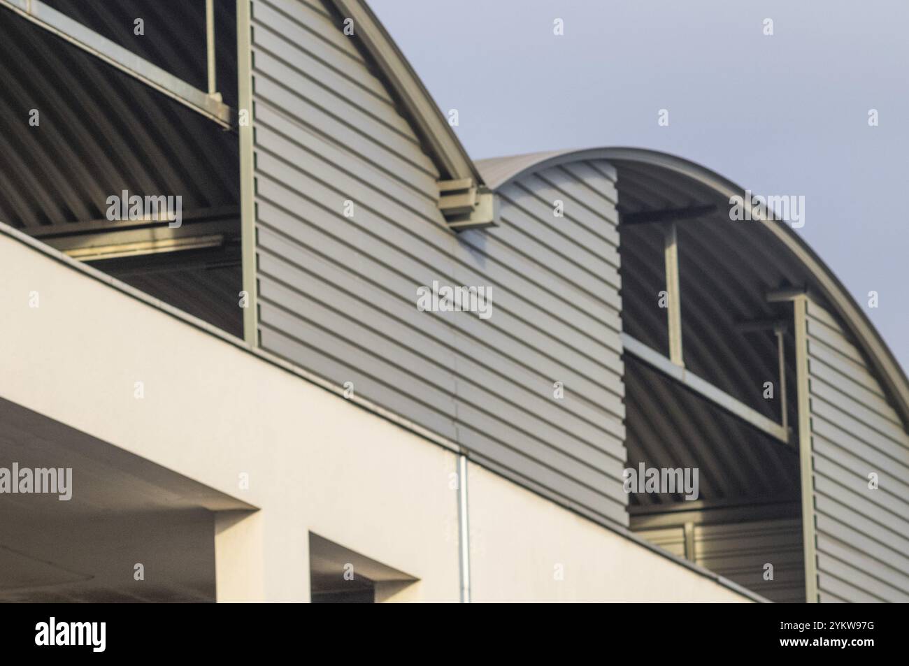 Round metal buildings hi-res stock photography and images - Alamy