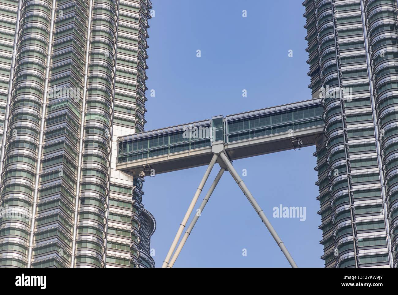 A close-up picture of the skybridge of the Petronas Twin Towers Stock ...