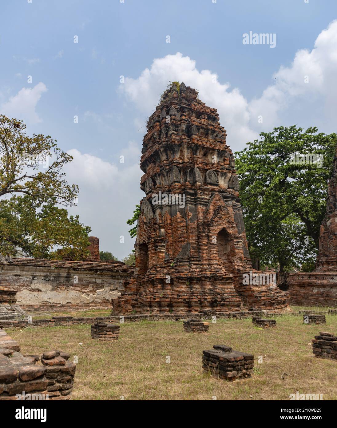 The leaning temple hi-res stock photography and images - Alamy